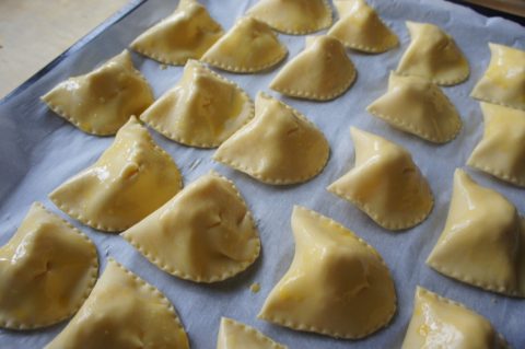 Savory cheese delicacy fiadoni to both Abruzzo and Molise - Exclusive ...